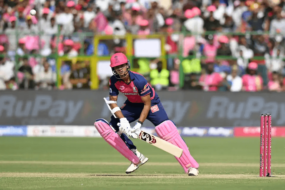IPL 2025 RR vs RCB: Yashasvi Jaiswal Powers RR to 173/3 on a ...